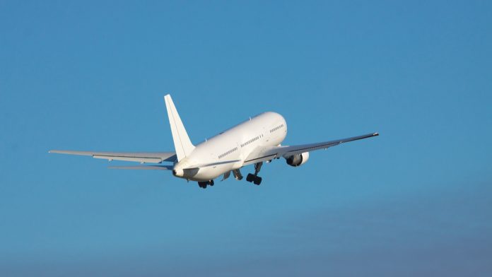 Que se passe-t-il quand un passager décède dans un avion ? La réponse ...