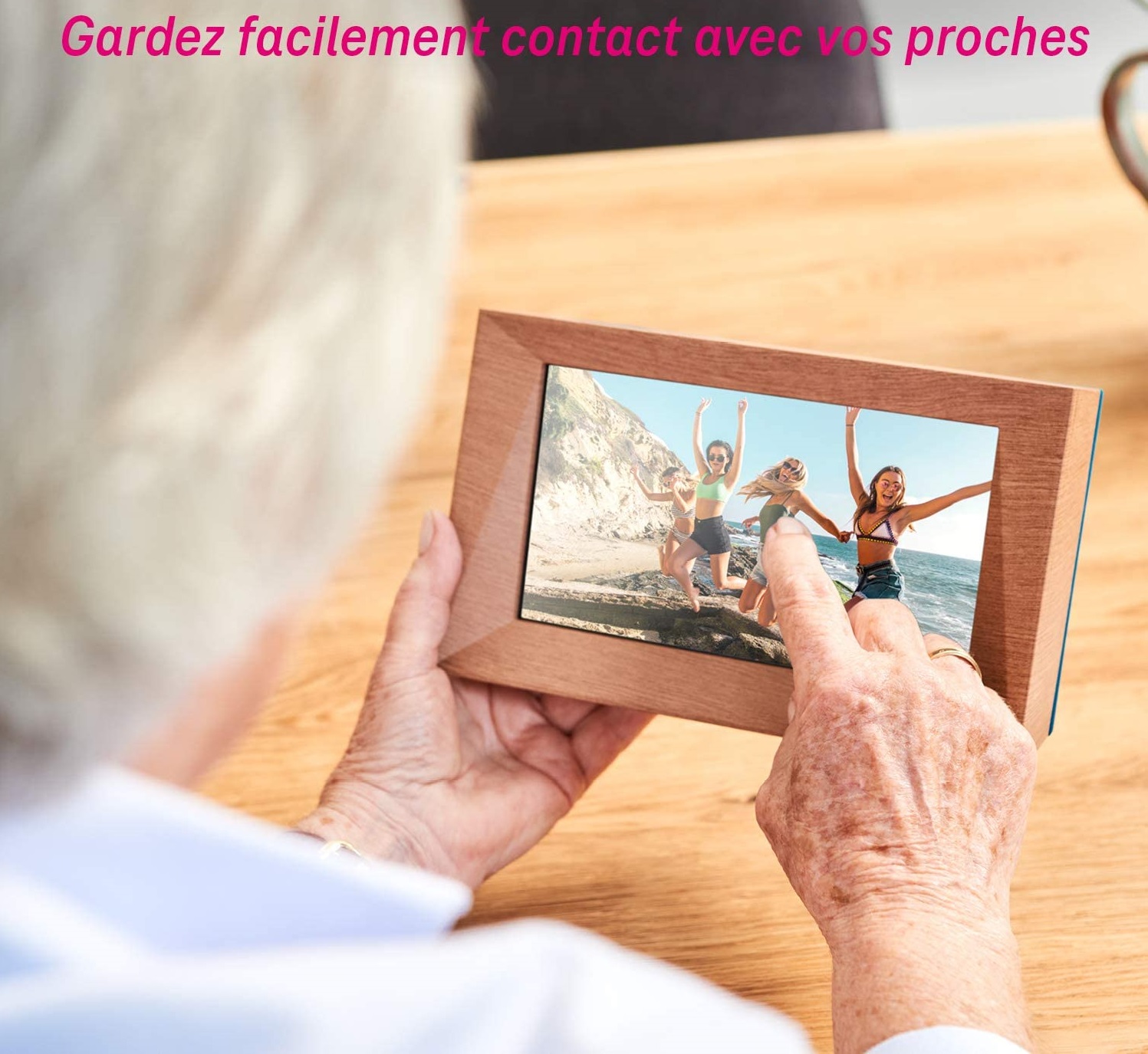 Ce cadre photo numérique simple d’utilisation est le cadeau idéal pour ...