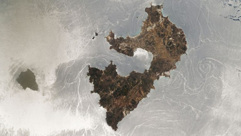 La NASA capture un surprenant reflet solaire sur la surface de la mer