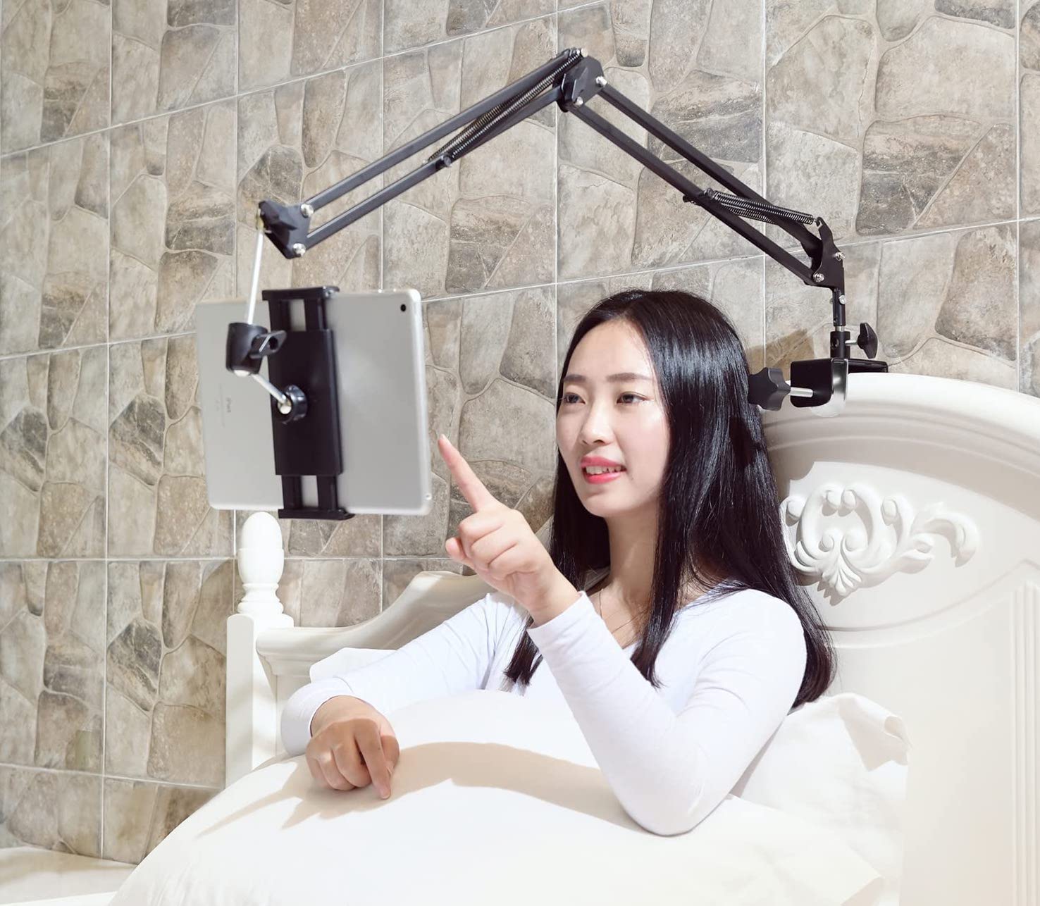 Avec ce support ajustable, vous utiliserez votre tablette dans le plus ...