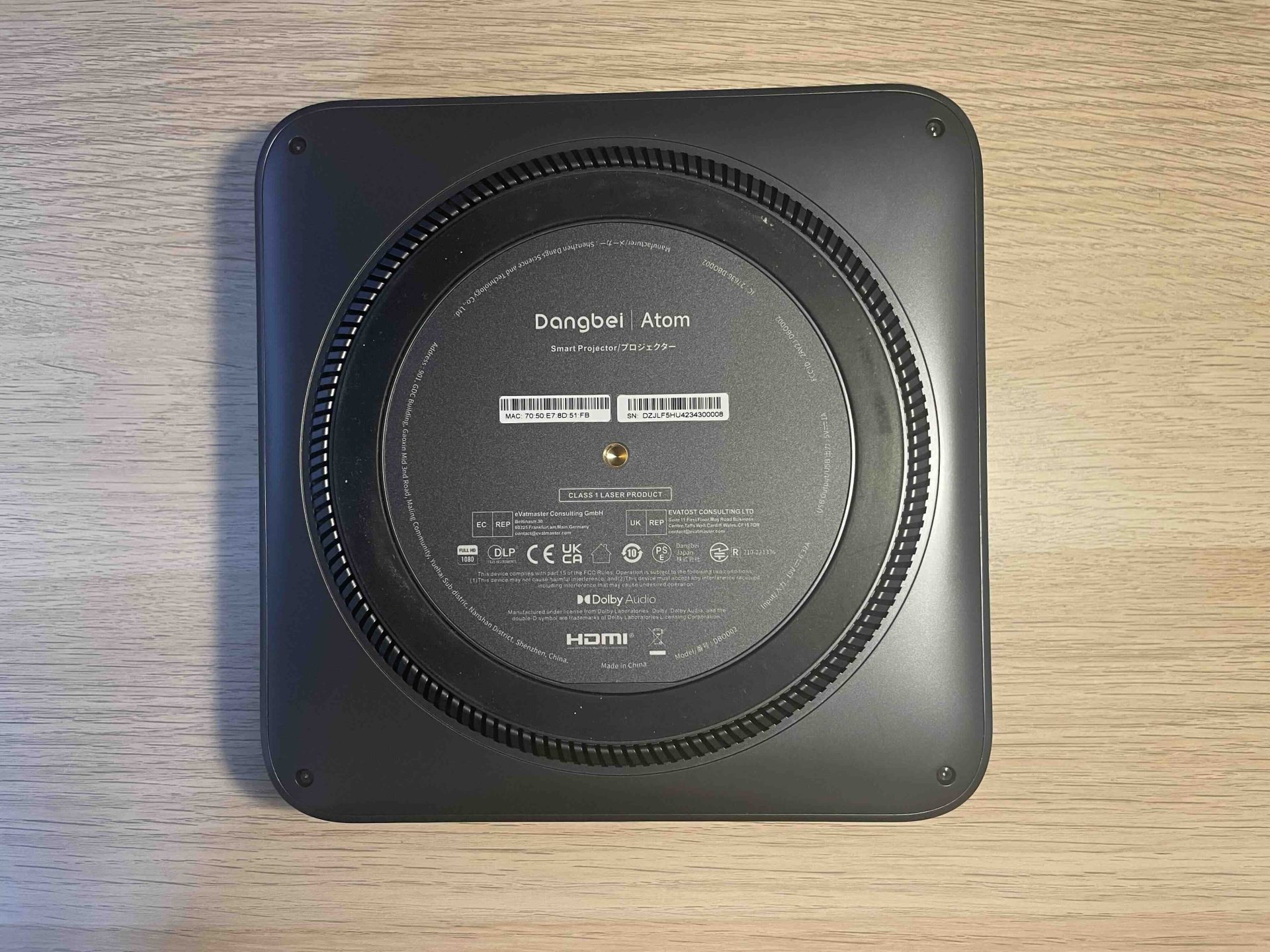 Test et avis complet sur le vidéoprojecteur laser Dangbei Atom, à la ...