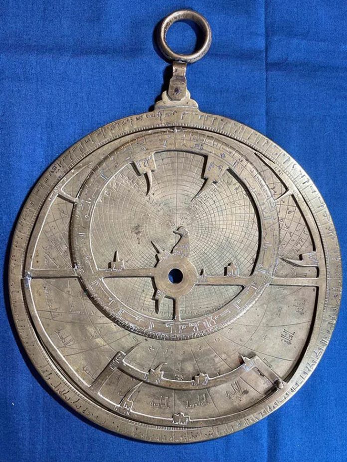 Un astrolabe vieux de 1 000 ans illustre les échanges entre musulmans, juifs et chrétiens